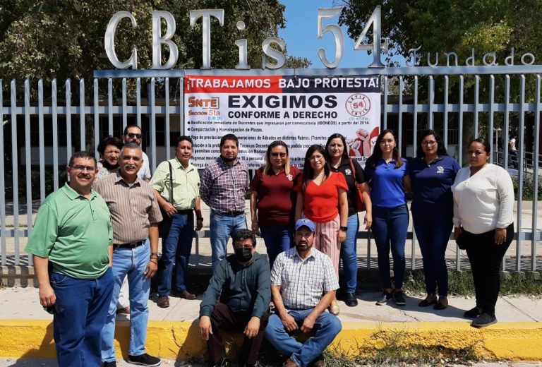 Trabajan maestros idóneos del CBTIS 54 bajo protesta